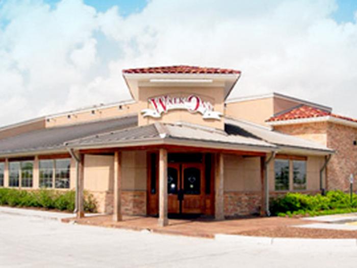 Walk-Ons Sports Bistreaux Mission, Benefits, and Work Culture | Indeed.com